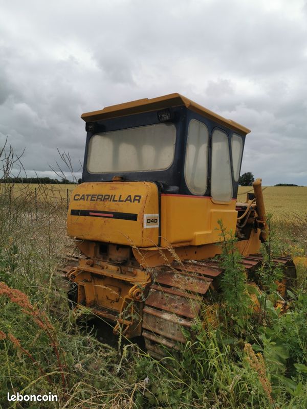 Bulldozer Caterpillar modèle D40 - BTP - Chantier gros-oeuvre