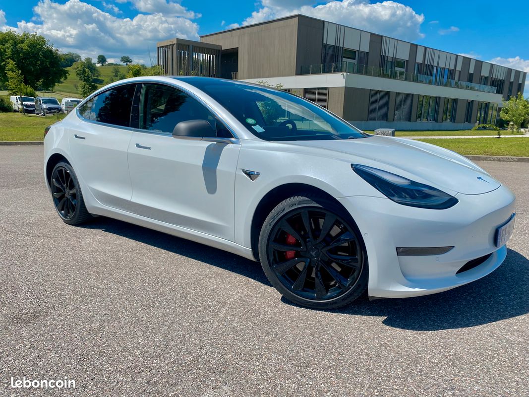 Tesla Model 3 performance - Voitures