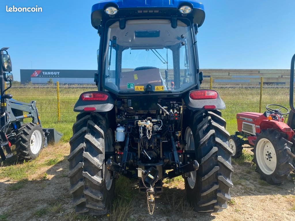 Lovol M754C avec Chargeur Frontal - Tracteurs