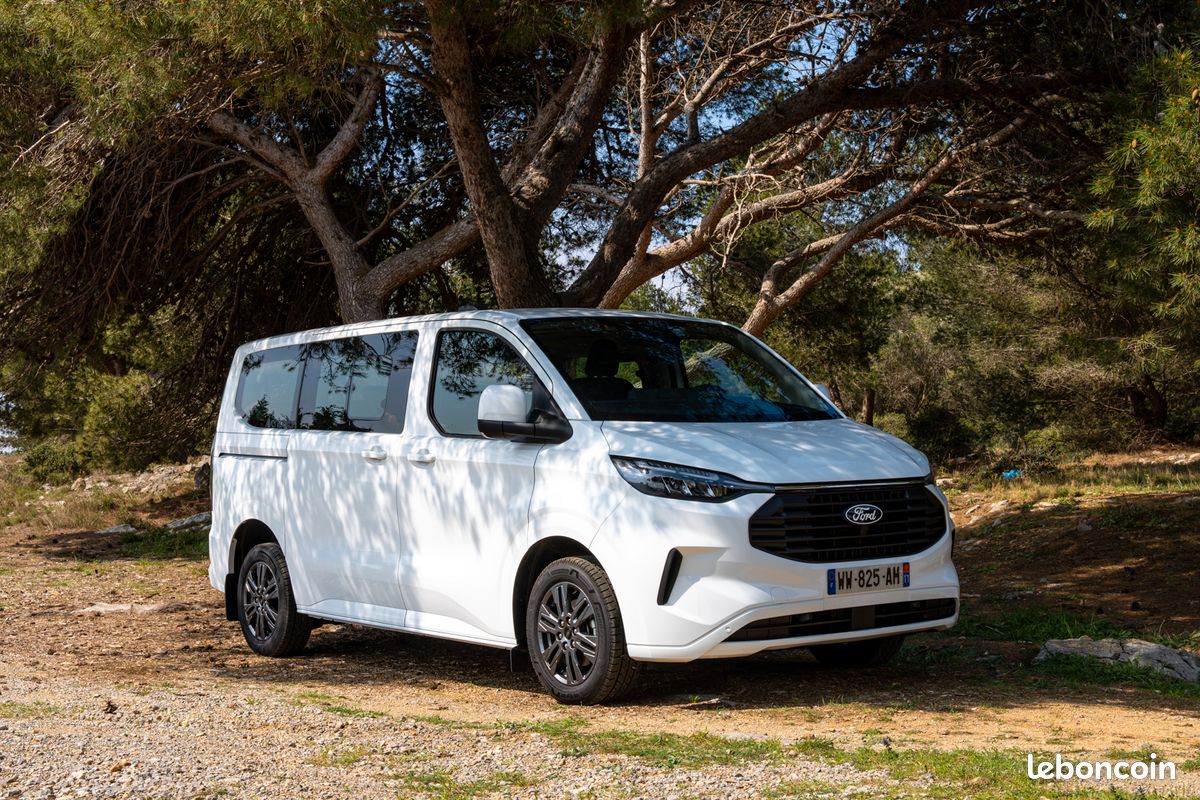Nouveau Ford Transit Custom 170cv BVA8 4x4 NEUF DISPO 5/7 places ...