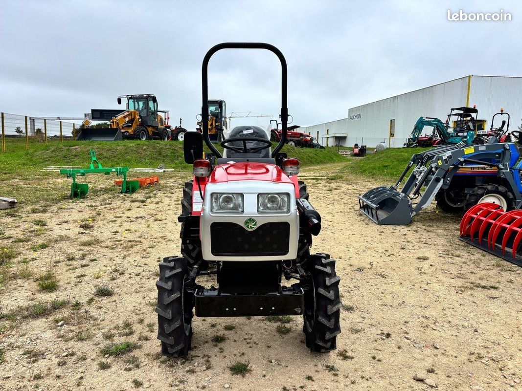 Fieldtrac VST Shakti MT 180D - Tracteurs