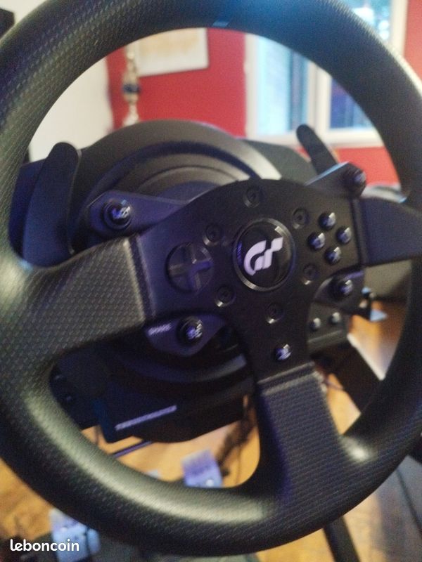 Trustmaster GT + support top - Consoles