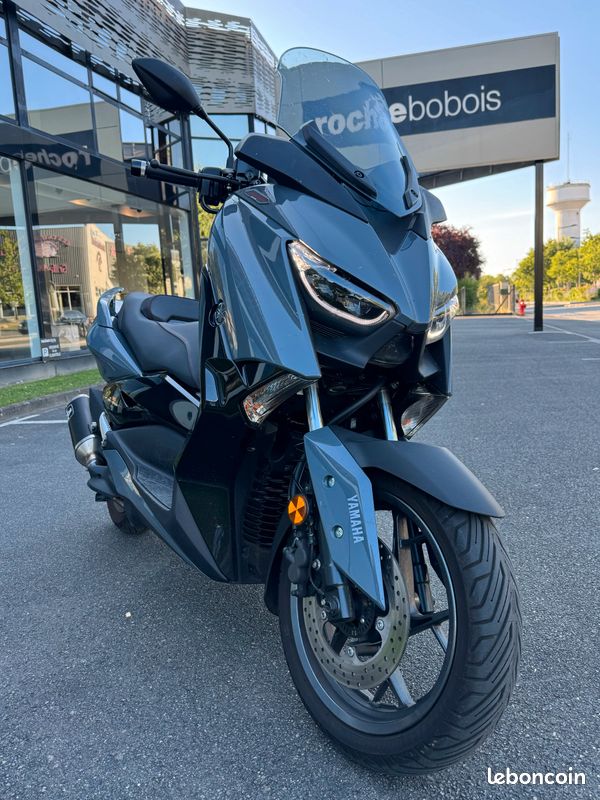 X-max 125 gris Nardo - Motos