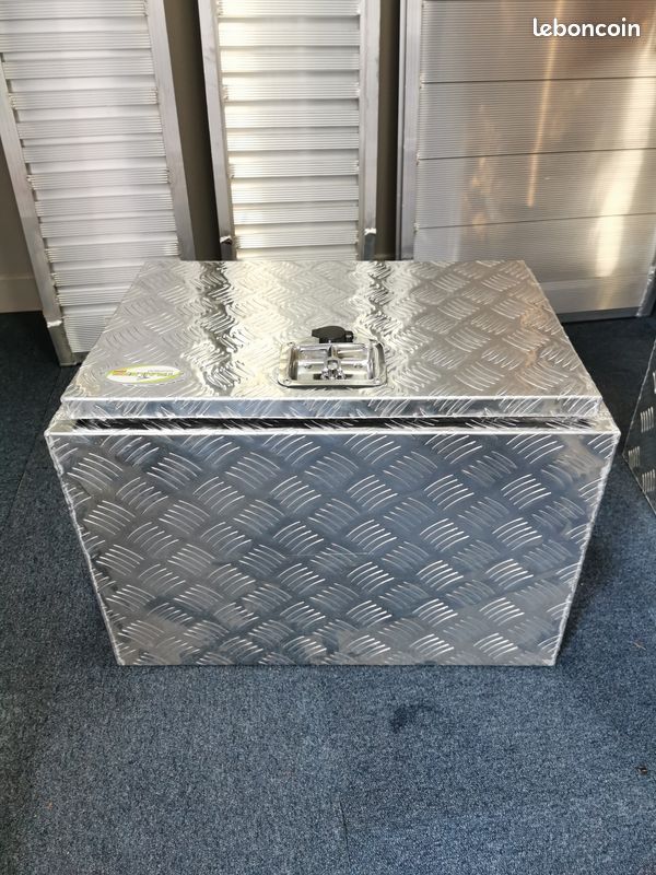 Coffre de rangement aluminium ref 6723 - Équipement auto