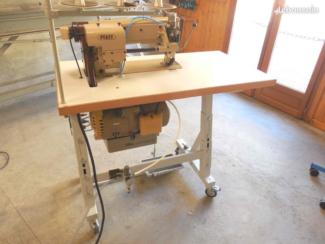 Piqueuse Pfaff industrielle avec puller - Équipements industriels