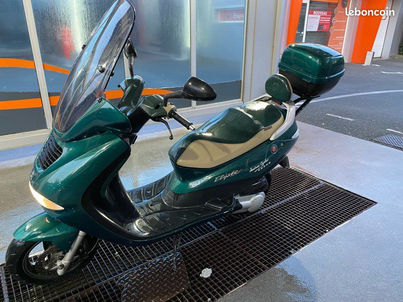 Scooter Peugeot Elyseo 125 Roland Garros - Motos