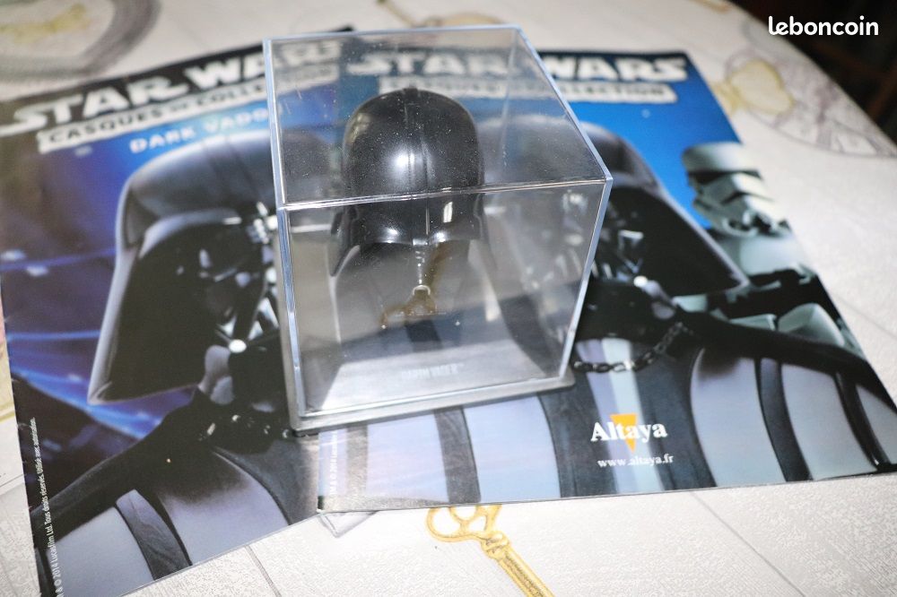 Figurine casque Dark Vader (avec sa boite) Altalya + fascicules ...