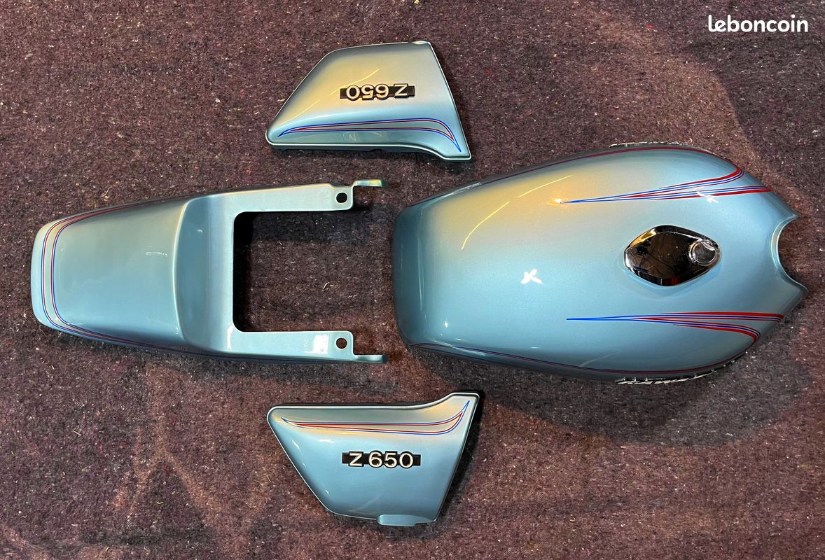 Kawasaki Z650C 1978 carrosserie en peinture neuve - Équipement moto