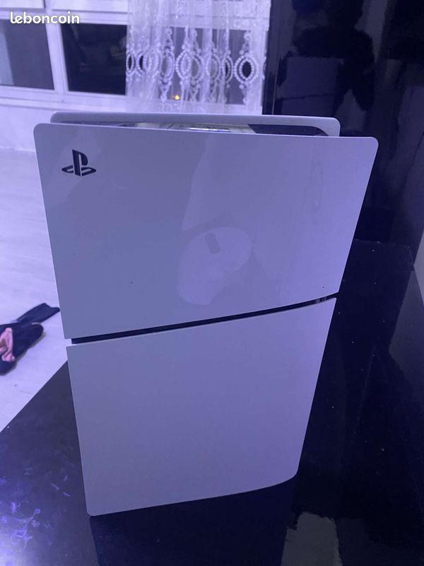 Je vend Ps5 Slim de mon fils - Consoles