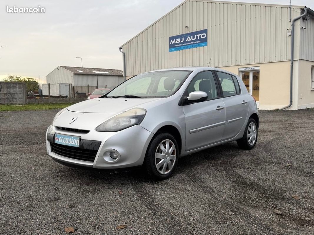 RENAULT Clio 3 - 1.5 DCi 85cv ECO2 - Expression - Voitures