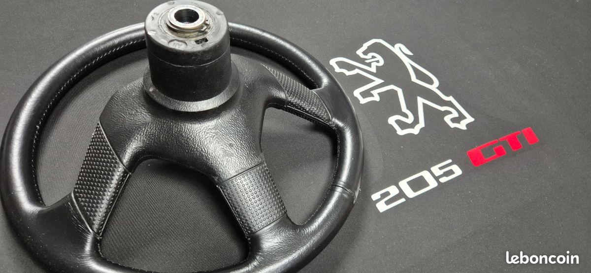 Volant 205 cuir noir Gti/Roland Garros - Équipement auto