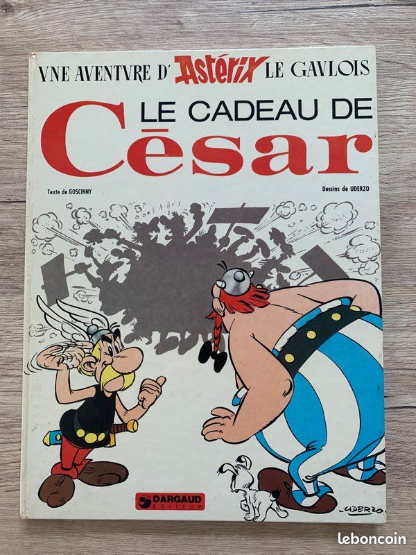 BD ASTÉRIX Le cadeau de César - Livres