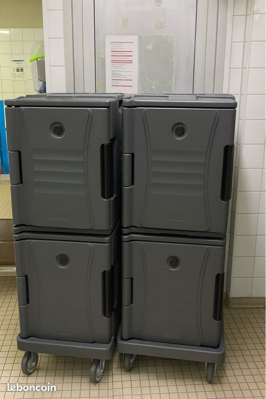 2 caissons isotherme sur support à roulettes - Équipements pour ...