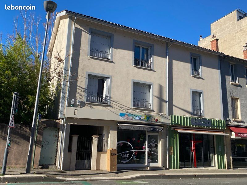 Local commercial avec fonds de commerce - Bureaux & Commerces