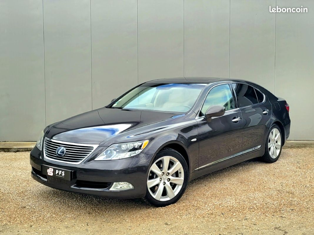 LEXUS LS 600h 4WD Pack Président 445ch Hybrid - Voitures