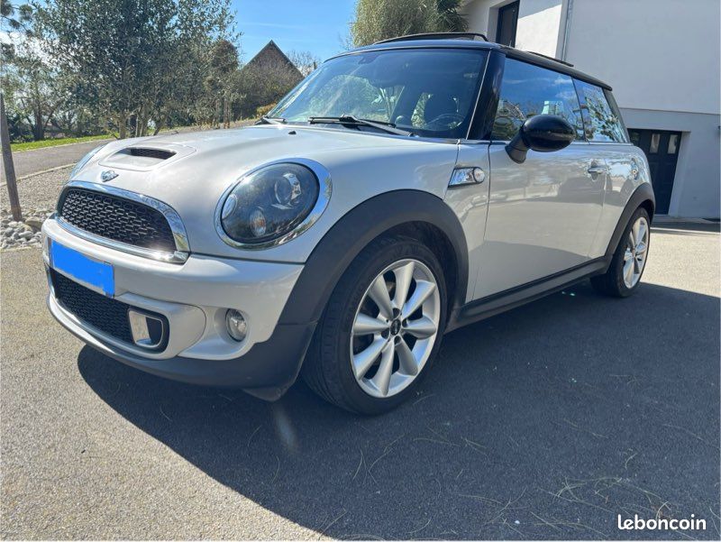 MINI Cooper S 1.6 i 16V - Voitures