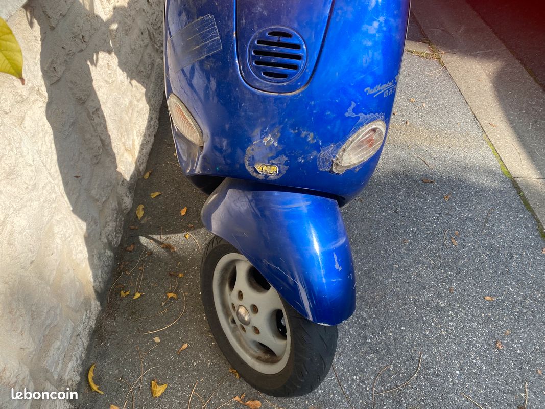 Scooter Piaggio Vespa ET4 125 - Motos