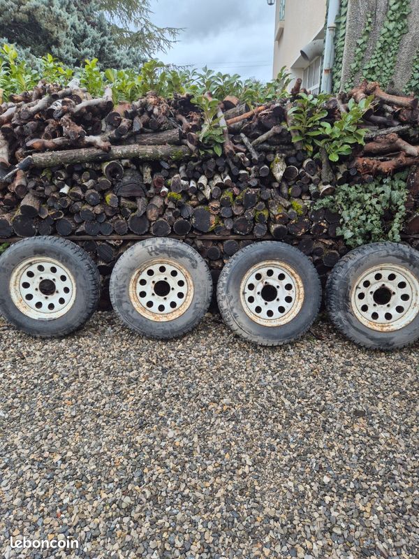 4 roues Suzuki 4x4 - Équipement auto
