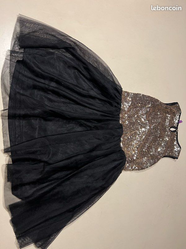 Robe noire et or paillette - Vêtements