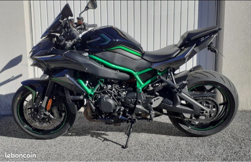 Kawasaki ZH2 - Motos