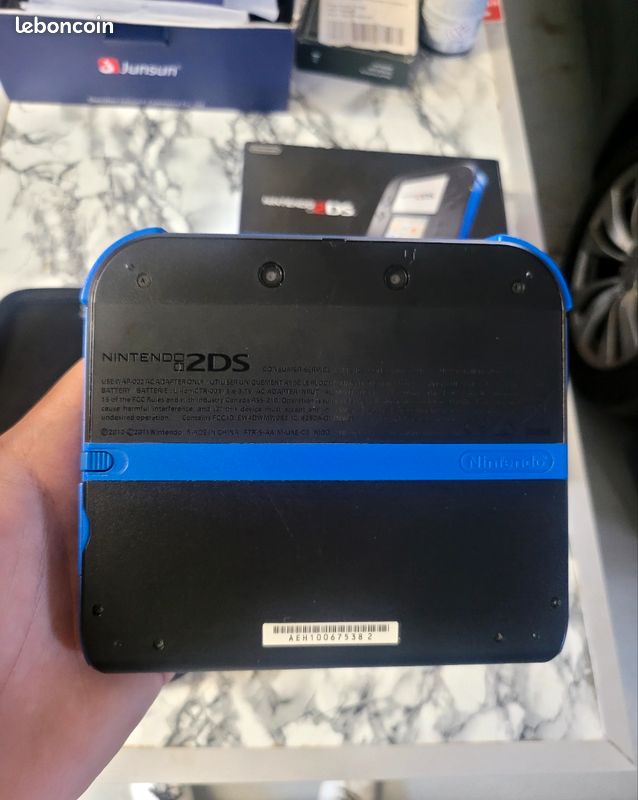 Nintendo 2ds + 2 jeux - Consoles