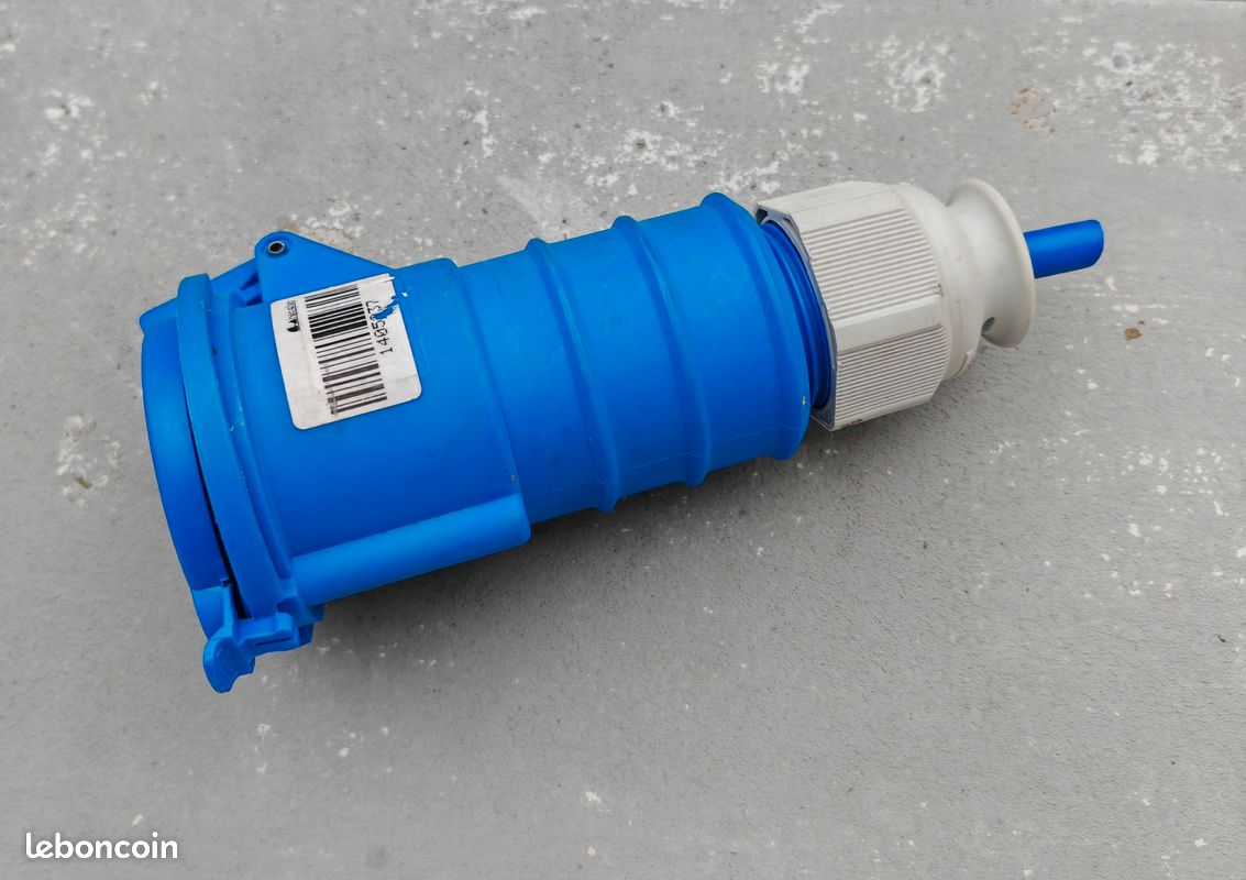 Adaptateur prise camping car 230V 32A femelle - Bricolage