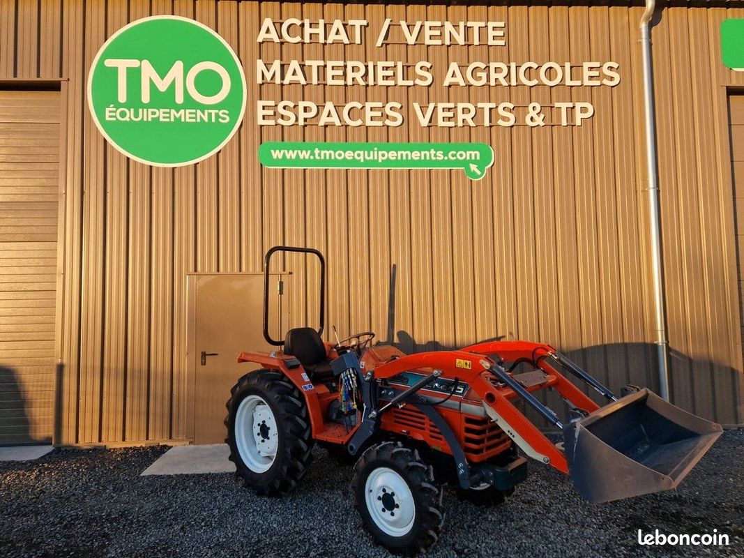 Kubota KUBOTA L1-245 - Tracteurs