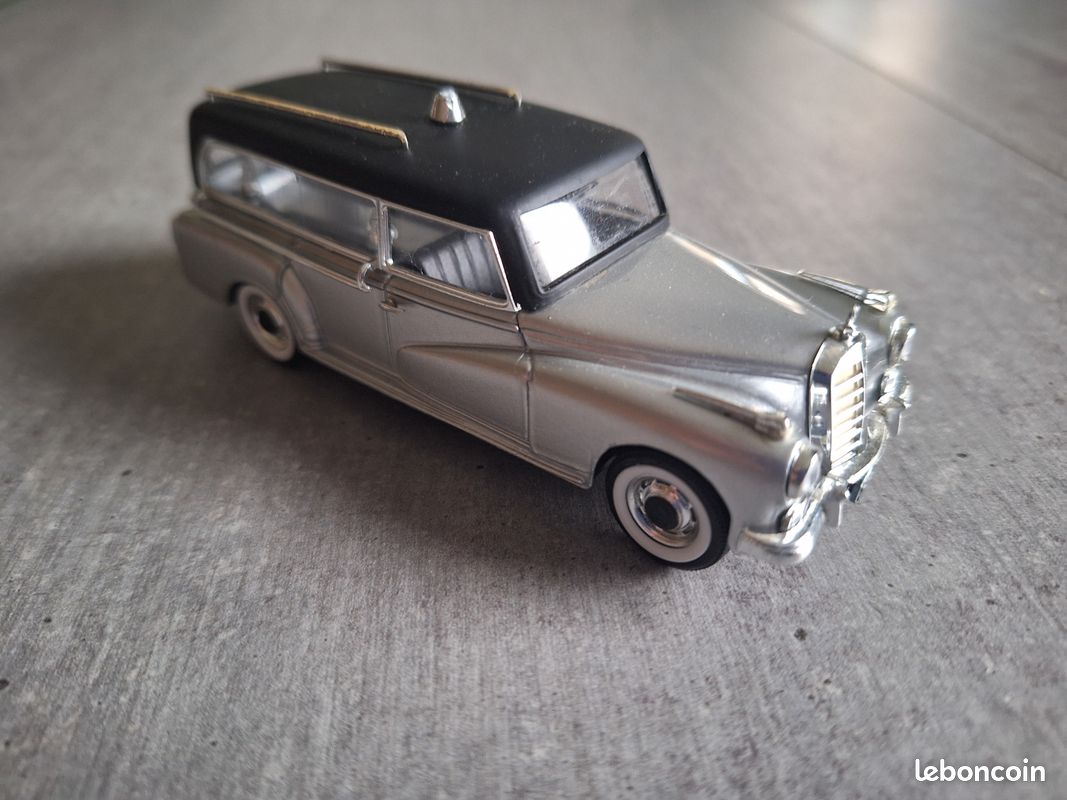 Mercedes break funeraire gris/noir 300d w 189 rio echelle 1/43 - Collection