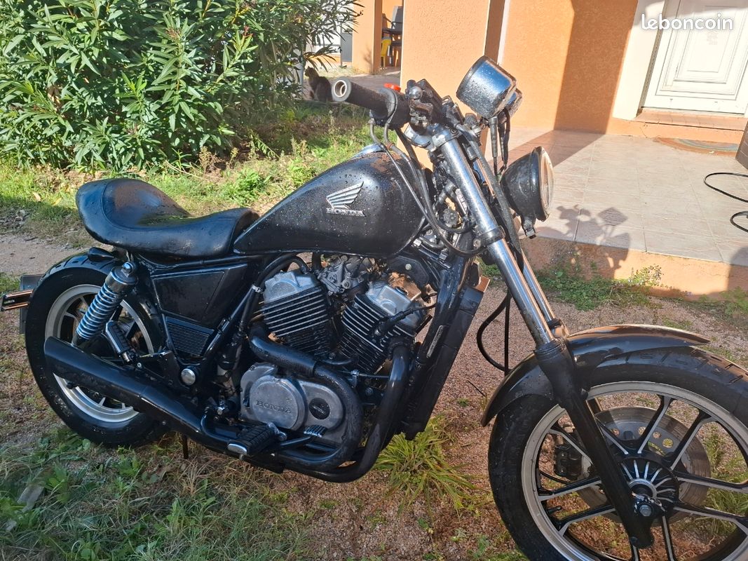 Honda vtc 500 - Motos