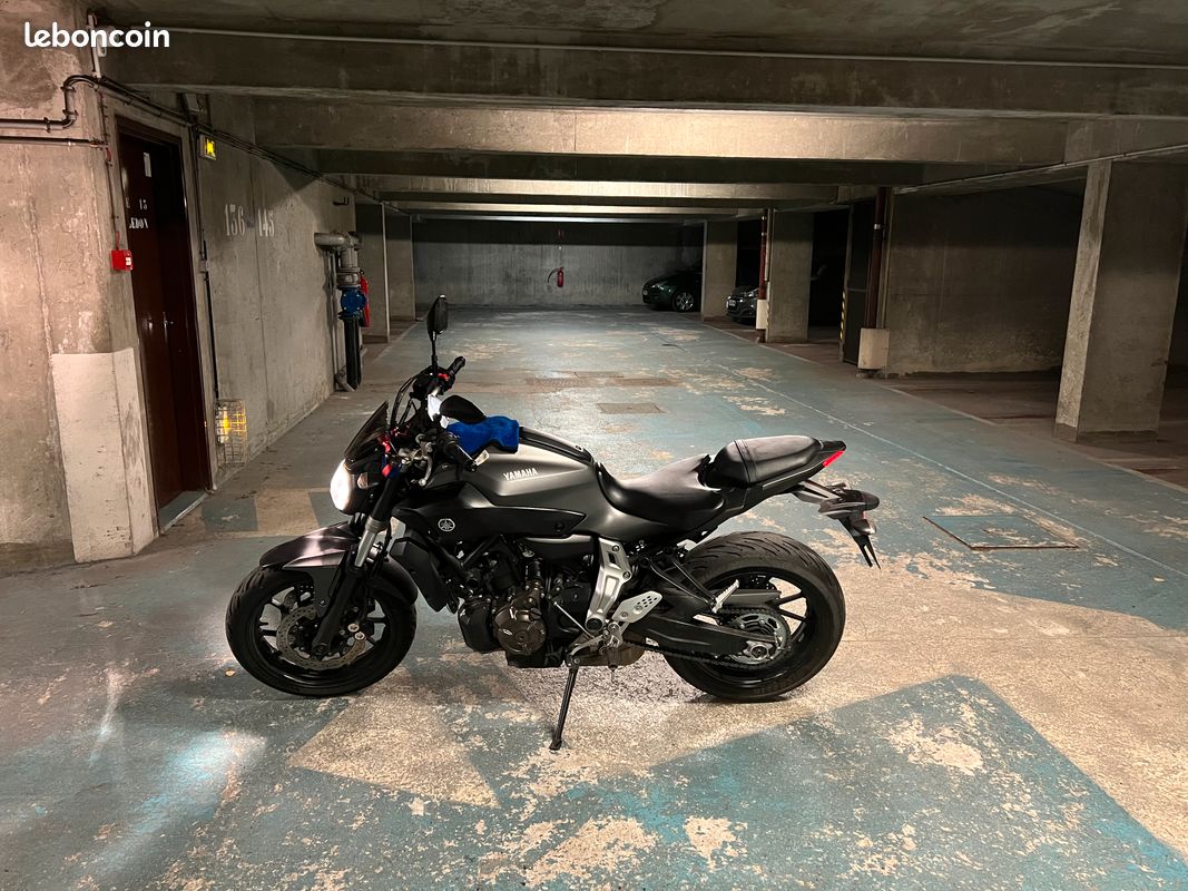 Yamaha MT-07 MT07 Mat Grey - Motos