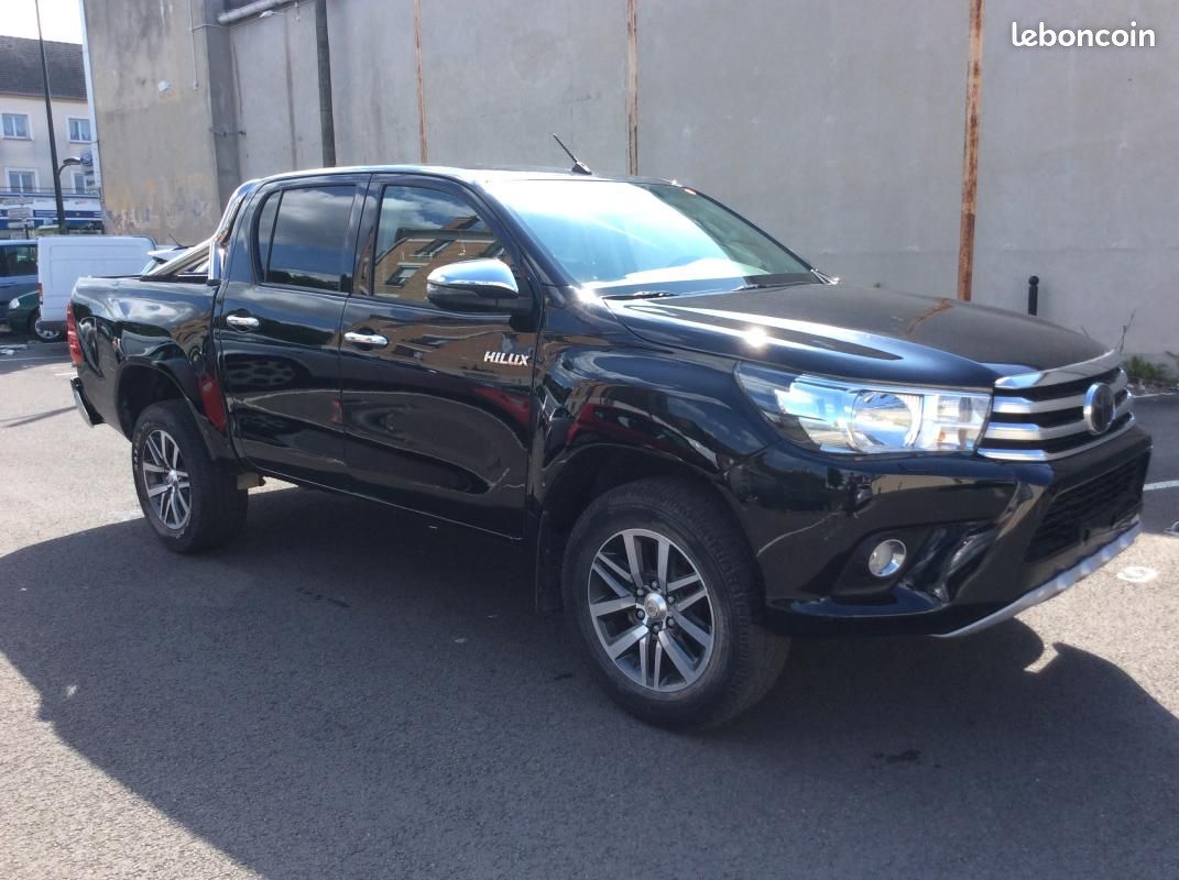 Toyota Hilux IV 4WD 2.4 D-4D 150 DOUBLE CABINE - Voitures