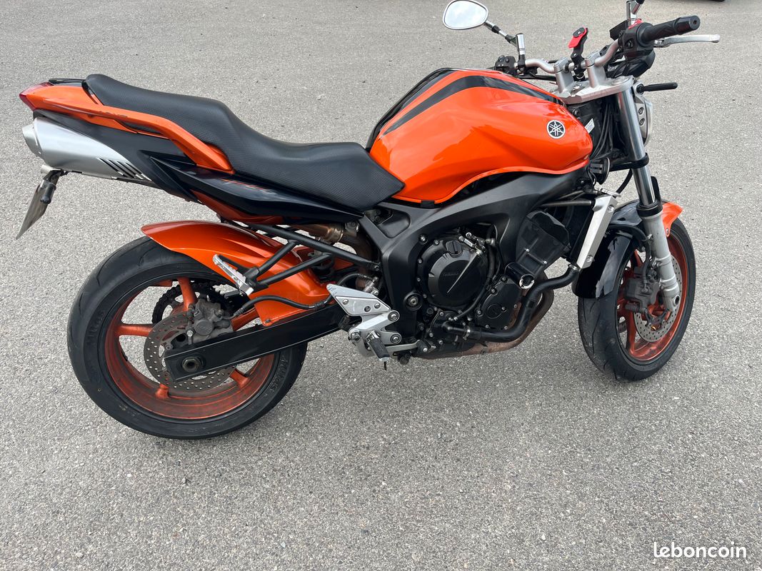 Vds Moto Yamaha FZ6 N 2006 - 98cv - permis A (non bridable) - Motos