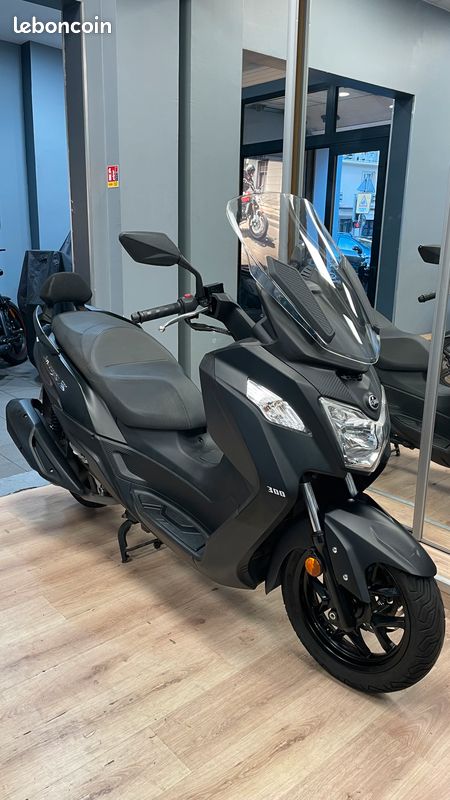 Sym Joymax Z 300cc - concession SYM OUVERT SAMEDI MATIN - Motos
