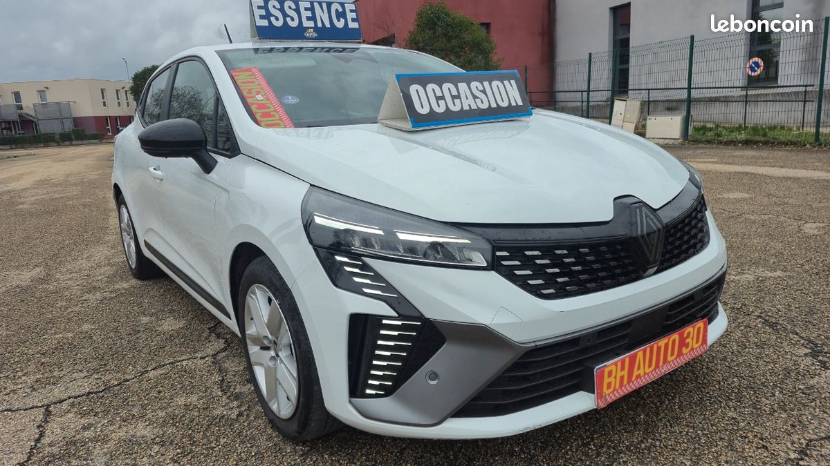 Renault clio 5 1.6 -tech 145chfull hybrid techno 2025/8000km - Voitures