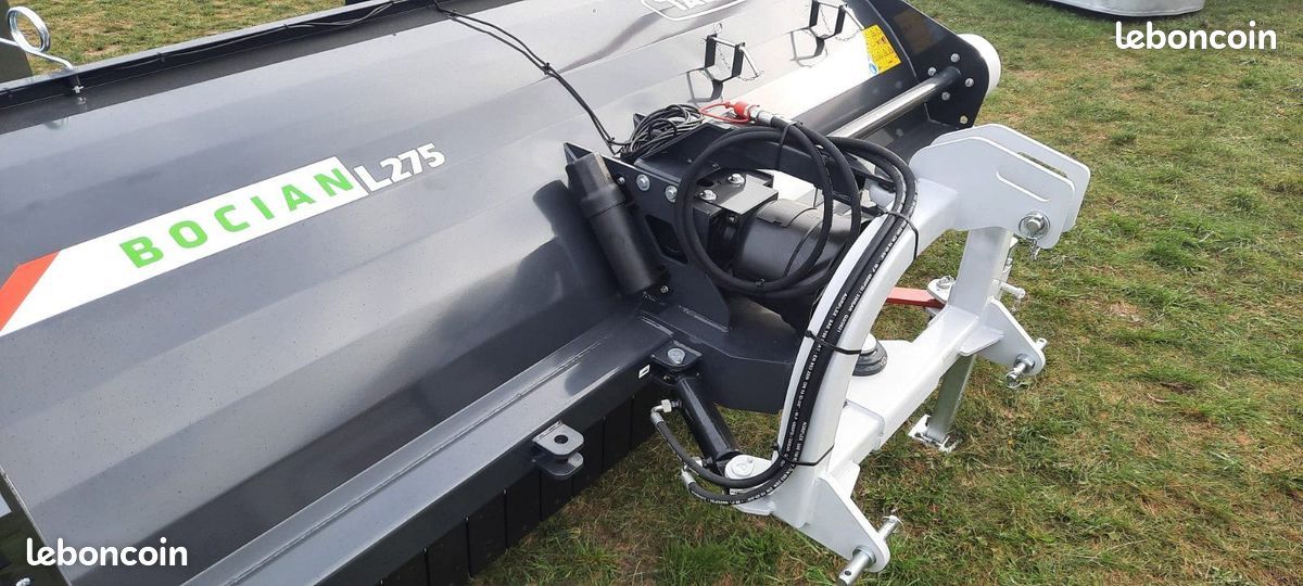 Aero-faneur, aérateur d'andain, faneuse, faneur, andaineur, gustin ...