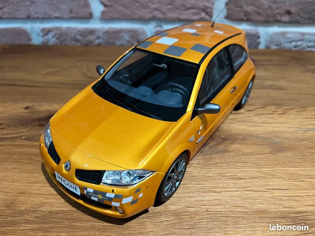 Ottomobile OT914 Renault Mégane 2 RS phase 2 F1 team 1/18 NEUVE - Modélisme
