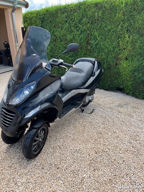 Mp3 125 LR - Motos