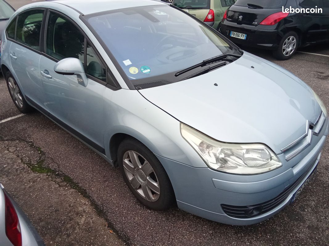 Belle citroen c4 1.6 boite auto 2006 tbe ct ok reprise possible - Voitures