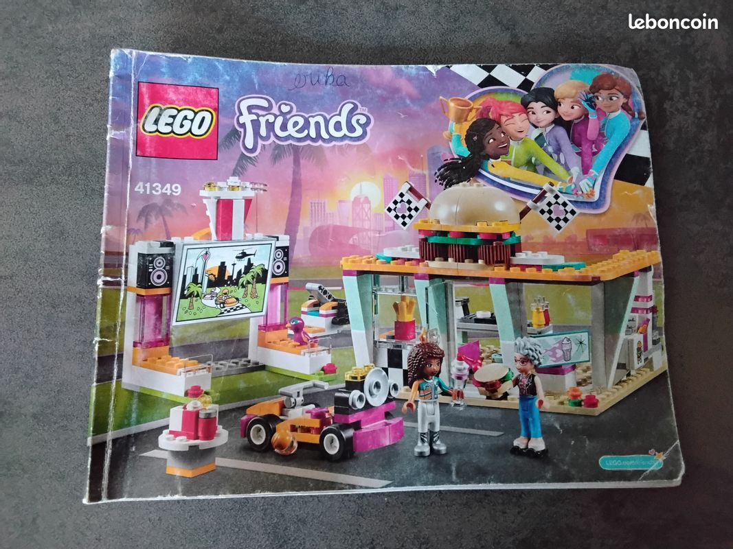 Lego Friends 41349 - Le snack du karting - Jeux & Jouets