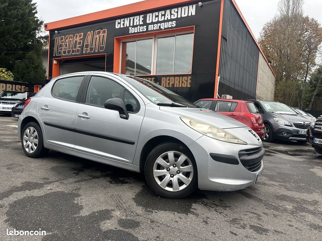 Peugeot 207 1 4 HDI70 URBAN 5P Voitures peugeot-207-1-4-hdi70-urban-5p-voitures