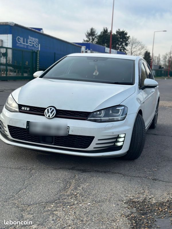 Volkswagen Golf 7 GTD RHd - Voitures