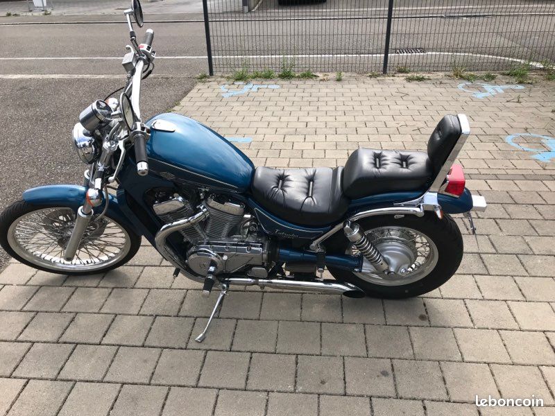 Suzuki Intruder - Motos