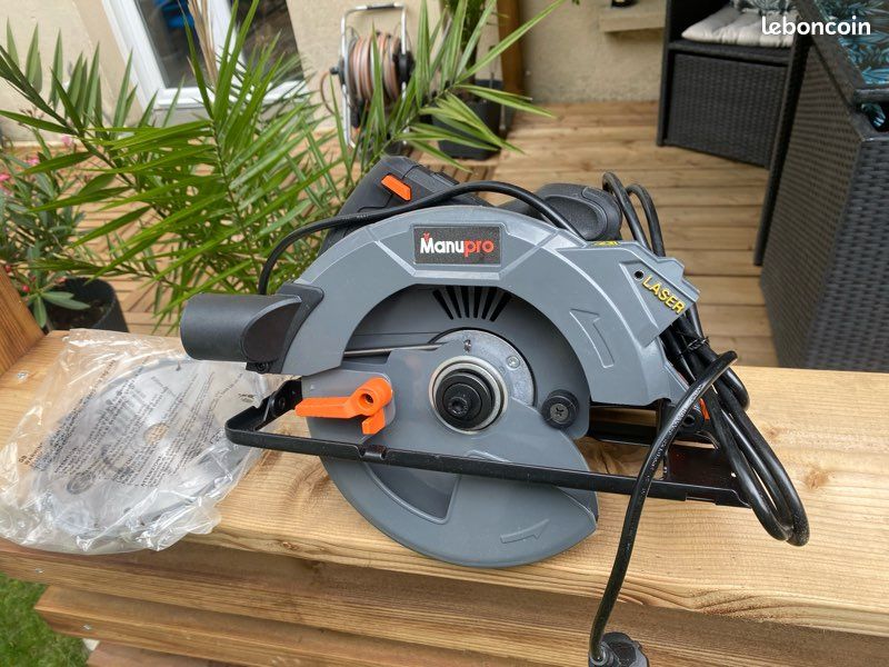 Scie circulaire neuve - Bricolage