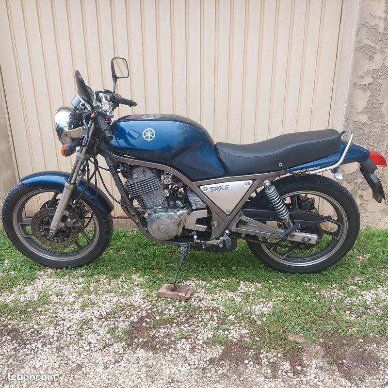 Moto yamaha srx - Motos