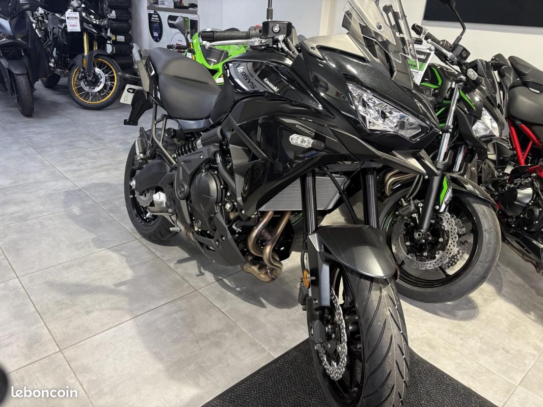 Kawasaki VERSYS 650 VERSYS650 A2 - Motos