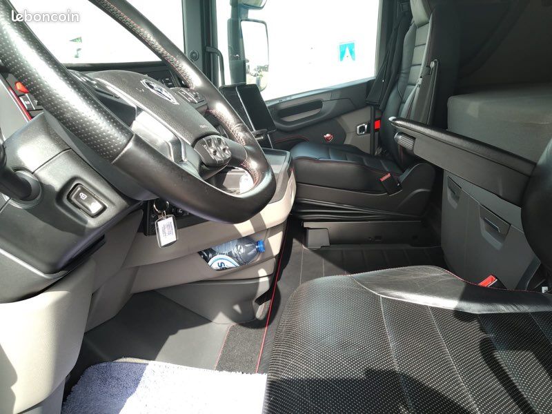 Scania r 650 v8 - Poids lourds