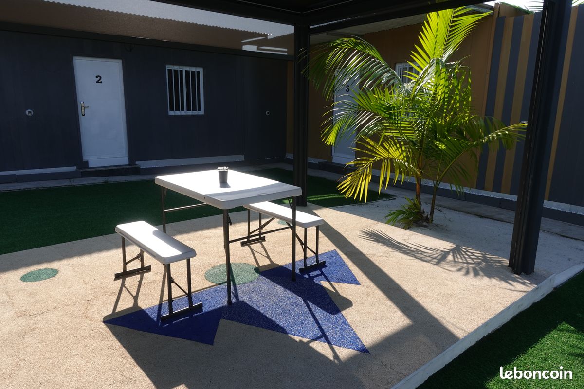 À louer – 5 bungalows meublés de 36 m² avec piscine et espace détente - Locations