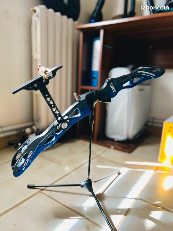 Arc bleu + matériel et accessoires - Sport & Plein air