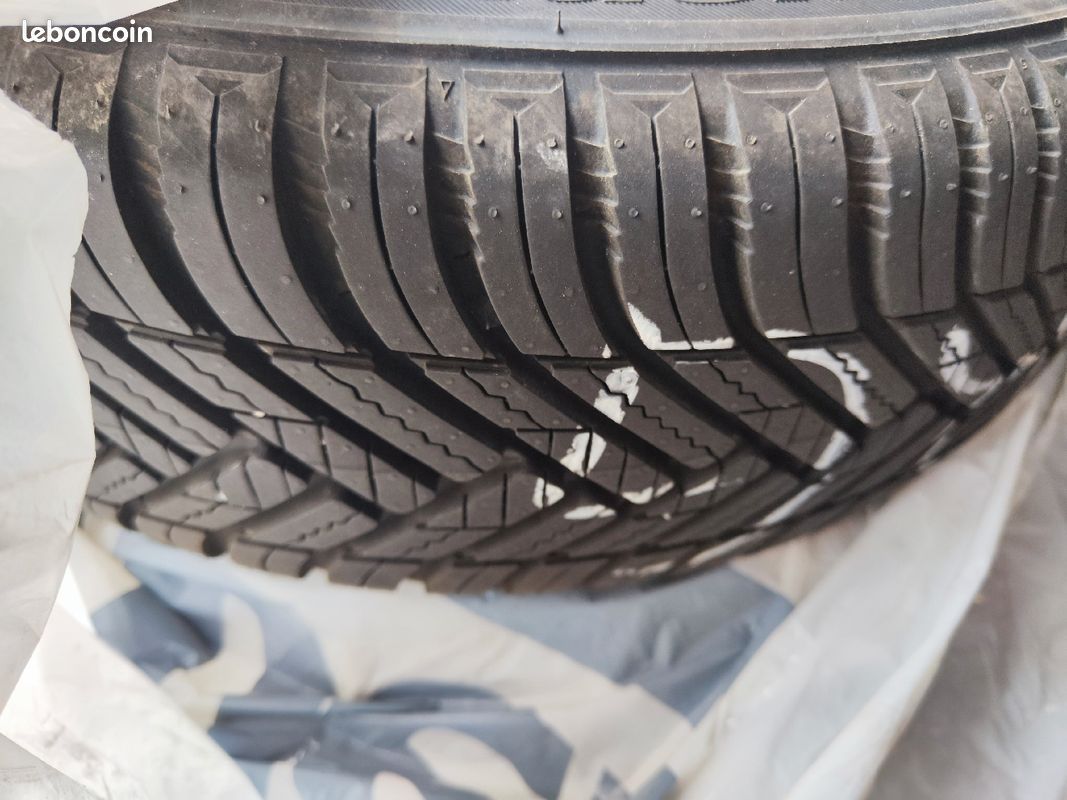 Pneus Hankook 4 saisons 185 55 15 neufs - Équipement auto