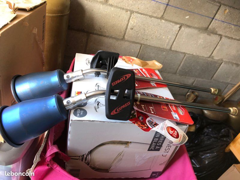 Godet + lance chalumeau de la marque EXPRESS - BTP - Chantier gros-oeuvre